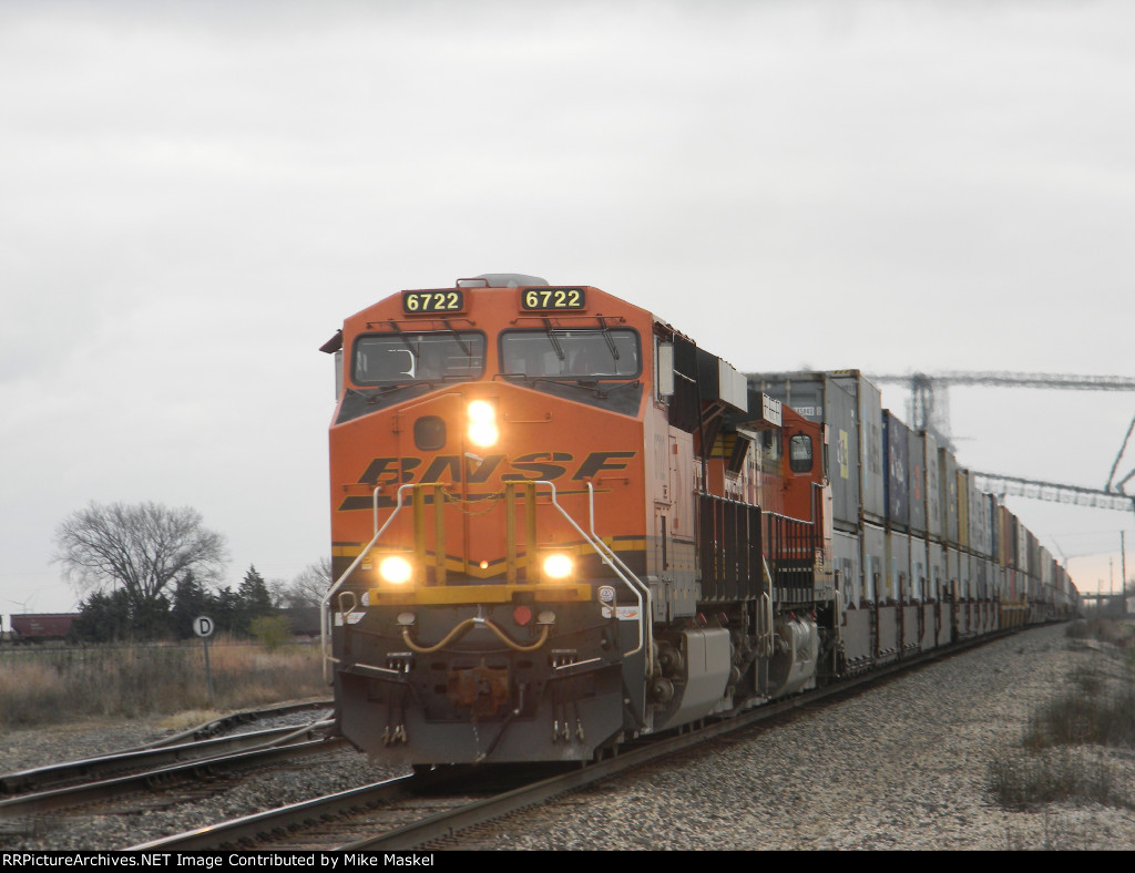 BNSF 6722